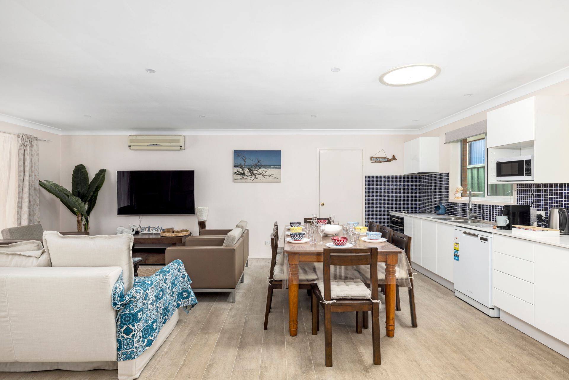 Walking Distance to Birubi Beach - Nelson Bay Getaways