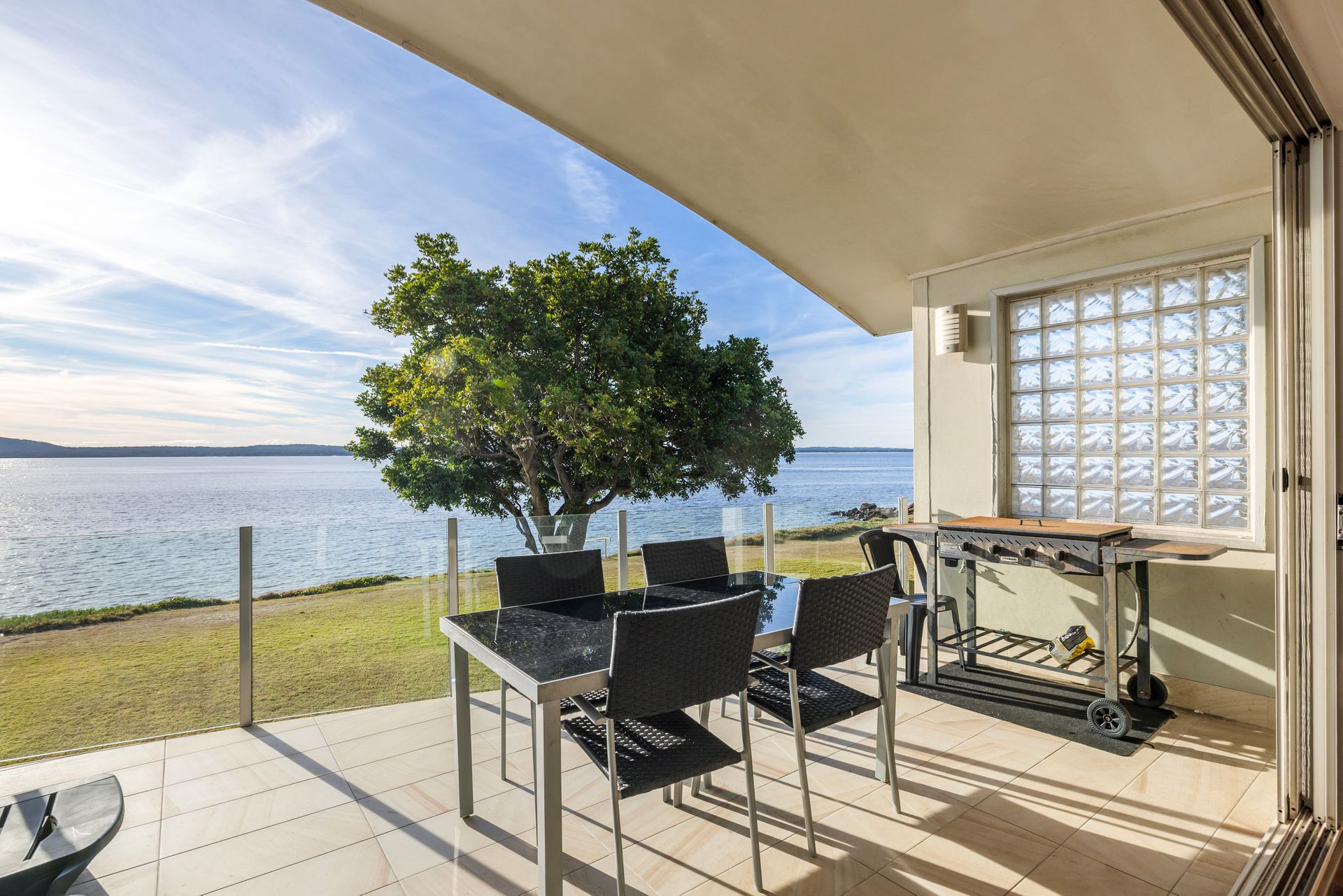 Breath Taking Waterfront - Nelson Bay Getaways